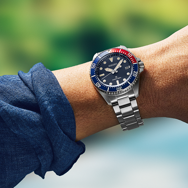 Seiko Prospex Solar Diver’s in Blue-Red-Blue | Maison Cadrans